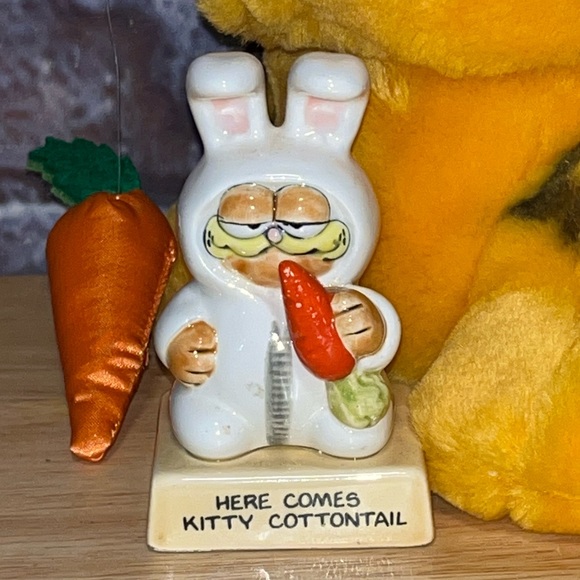 Dakin | Toys | Garfield Here Rabbit Stuffed Plush 978 1981 Enesco ...